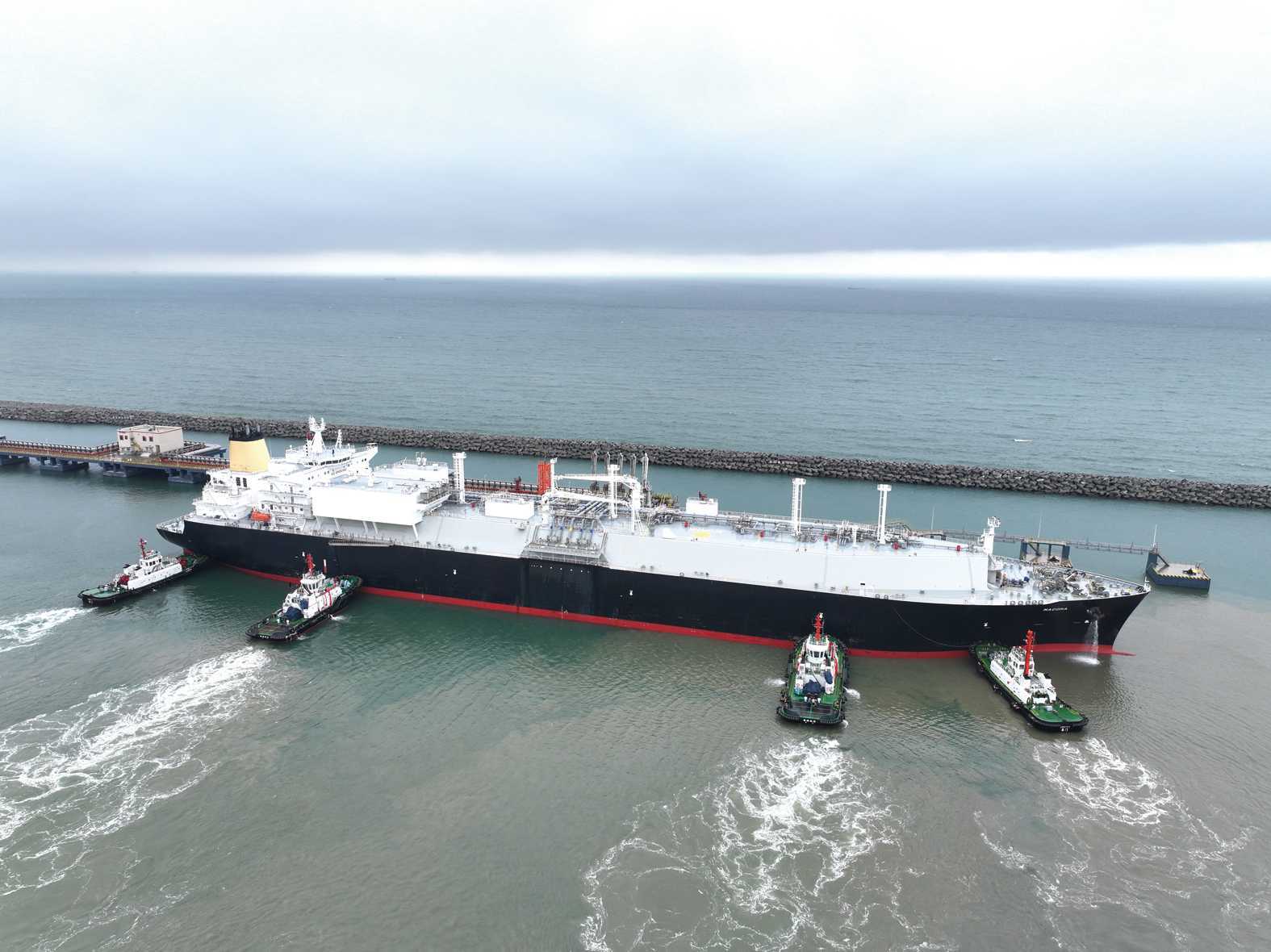 厦门港迎来首艘LNG运输船舶 漳州LNG接收站投产试运，计划7月底正式运营